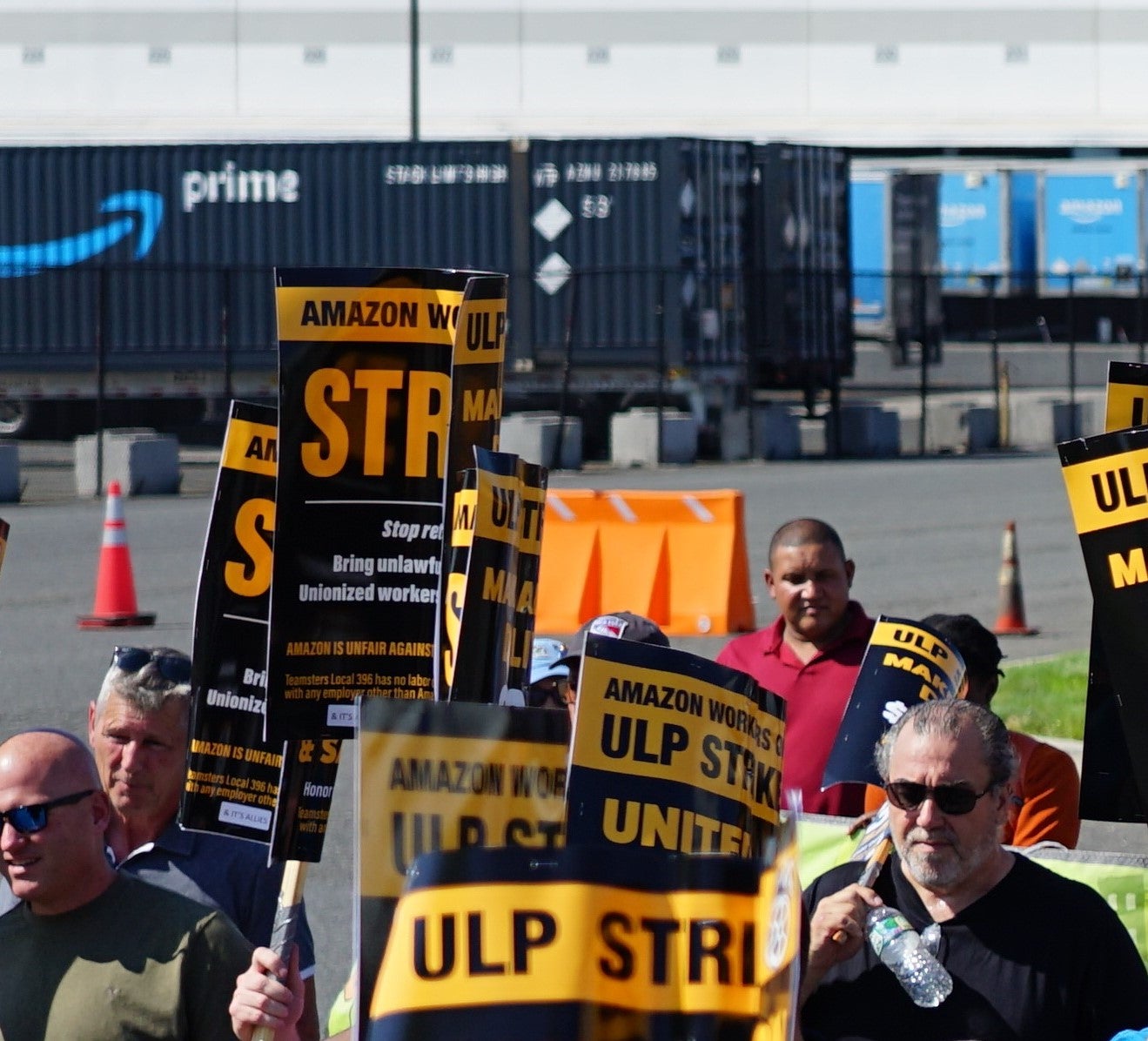 Teamsters Picket Line at Amazon Spreads to Connecticut Warehouse ...