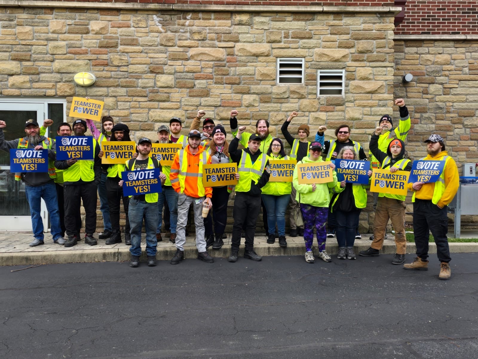 DHL Sort Workers 'March on the Boss' to Demand Management Stop Threats ...