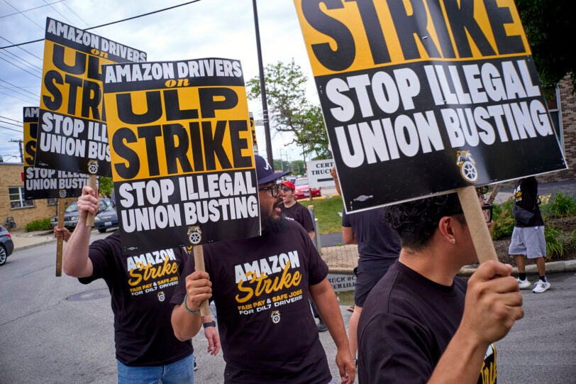 Illinois Amazon Drivers Strike Over Unfair Labor Practices ...